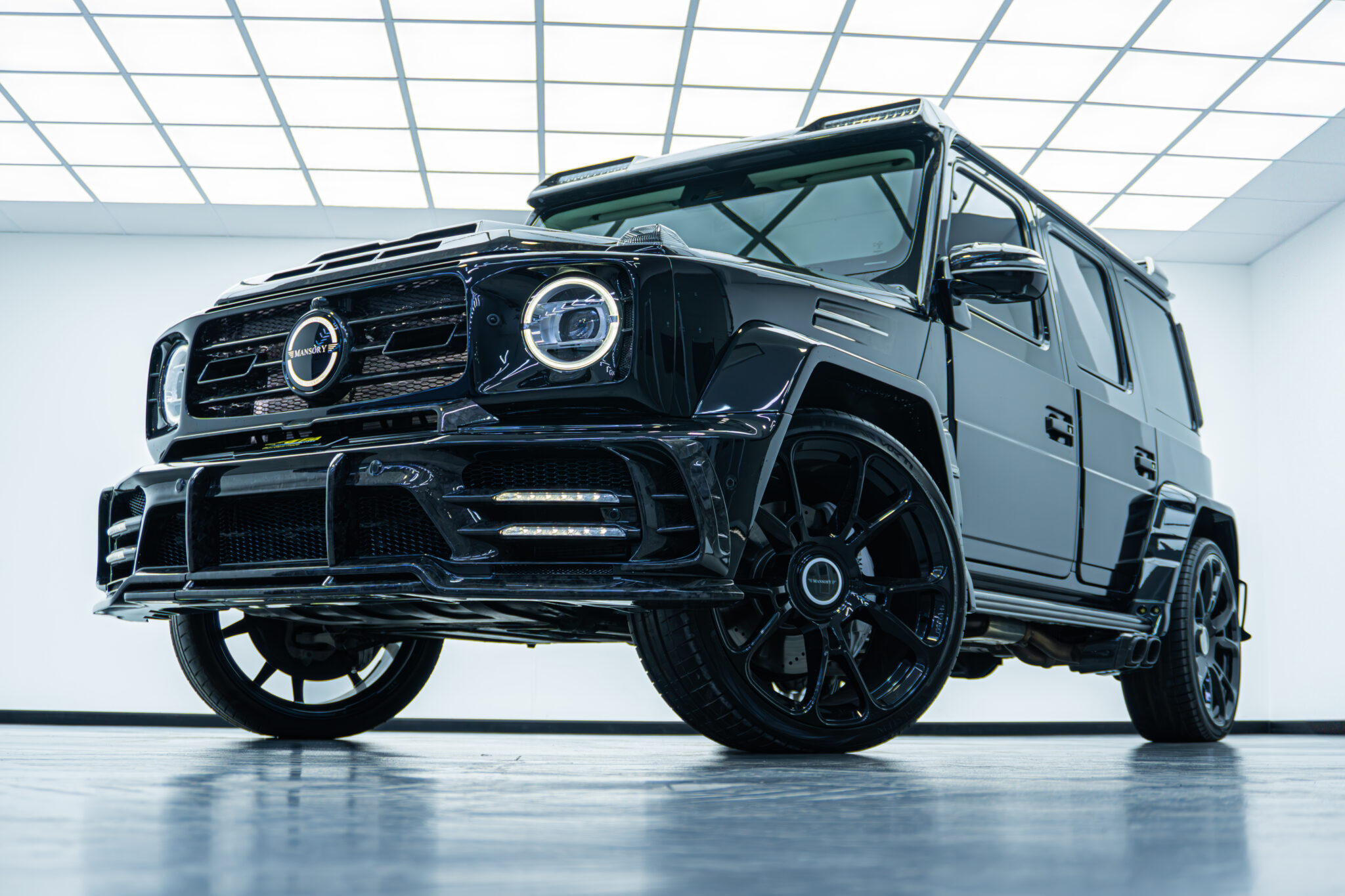 Unleashing Brute Luxury: The 2022 Mansory P900 Performance G63 AMG at ...