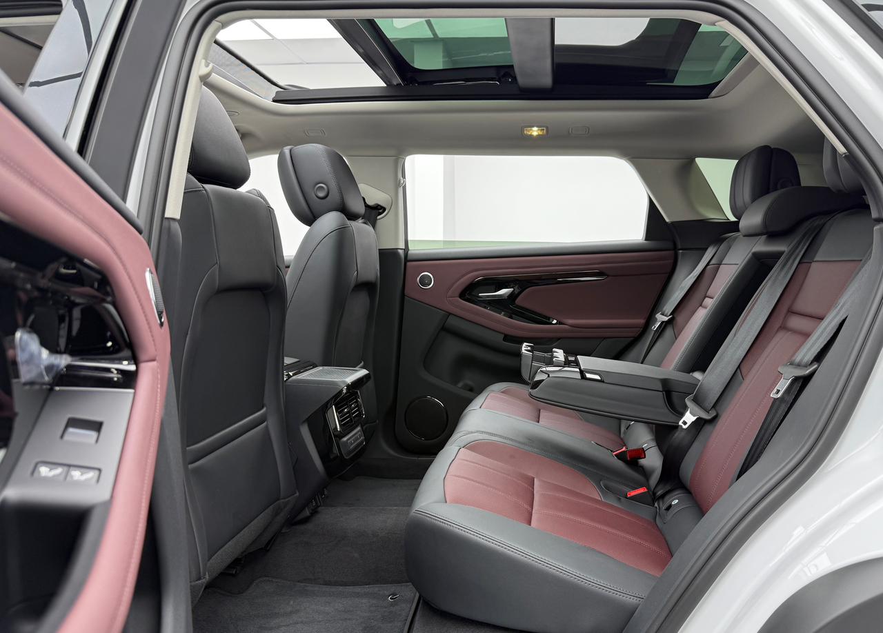 2025 Range Rover Evoque P250 Dynamic SE ,Warranty ,Brand New.